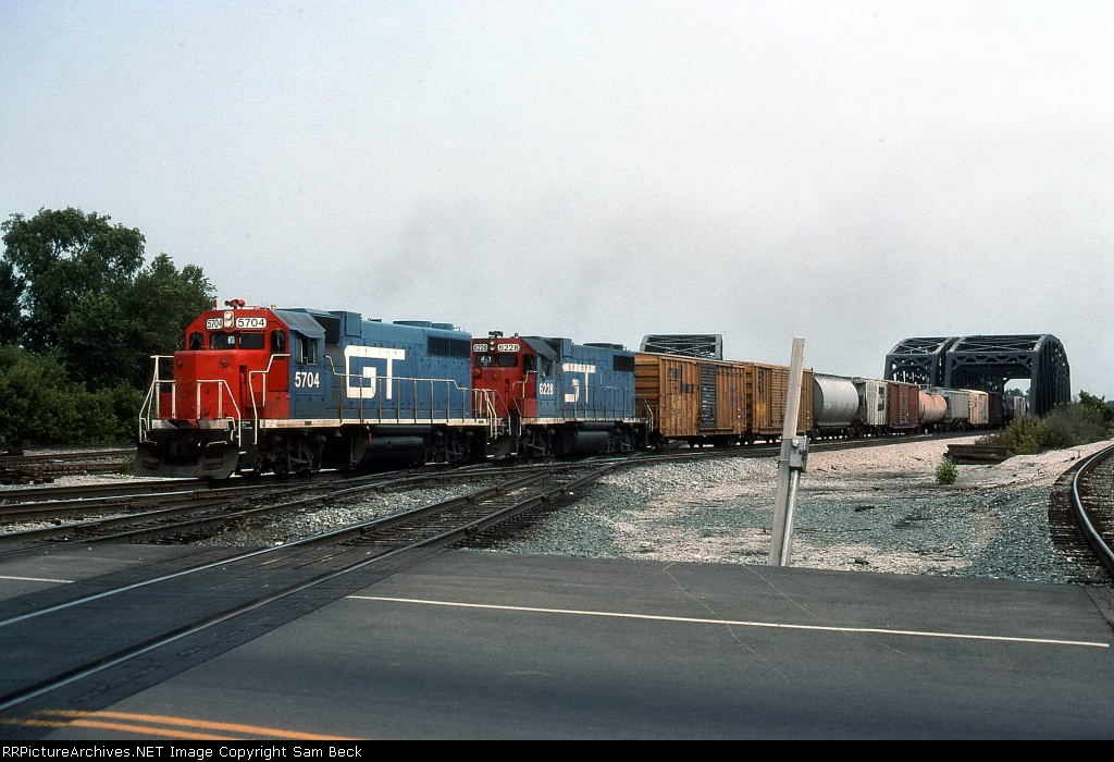 GTW 5704 and 6228 on #392